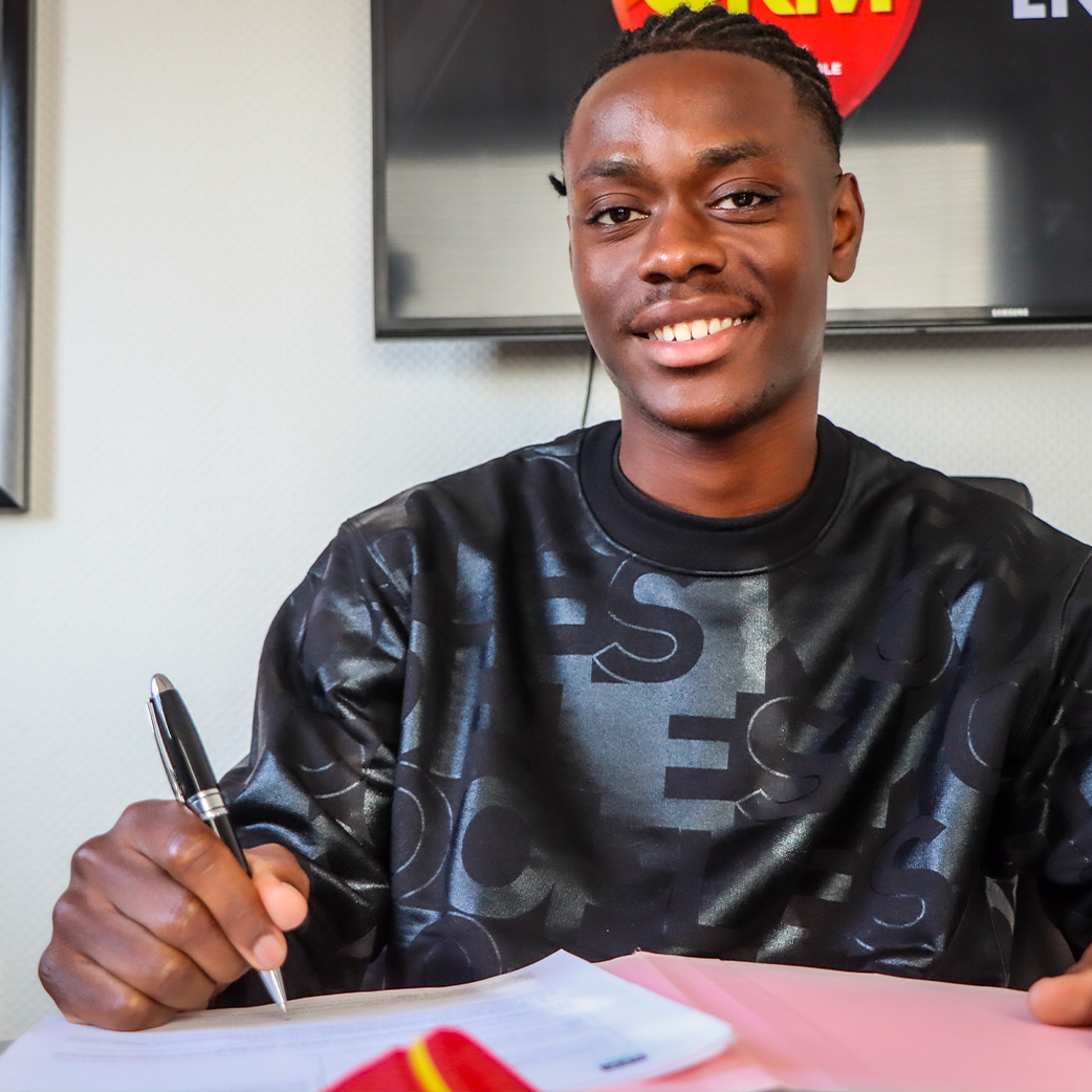 Isaac Tshipamba signe un contrat professionnel avec QRM ! - QRM
